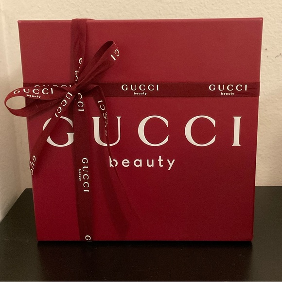 Gucci | Party Supplies | New Gucci Beauty Gift Boxribbonpouchshower Gel ...